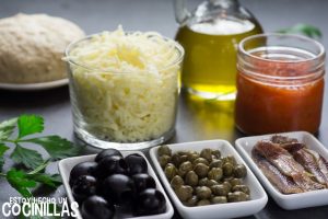Receta de pizza de anchoas, aceitunas y alcaparras (pizza a la putanesca)