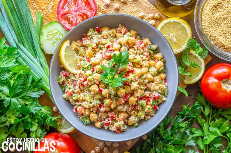 Receta de ensalada de cuscús y garbanzos con verduras