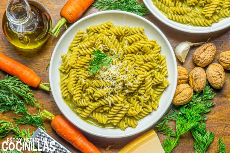 Receta de pasta con pesto de hojas de zanahoria y nueces. ¡Diferente y ...