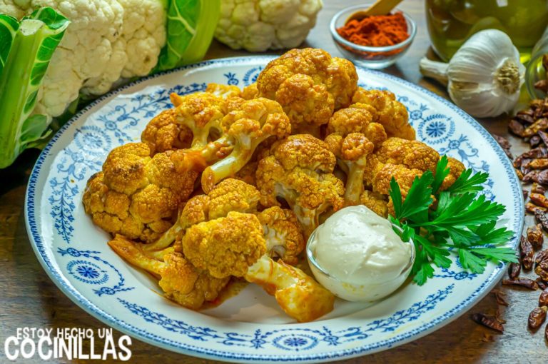 Receta de coliflor al horno con salsa brava y alioli