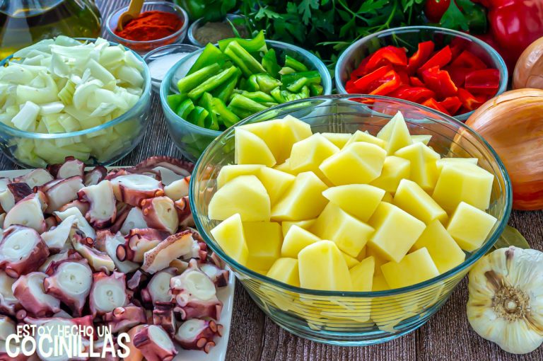 Receta de frito de pulpo con patatas y pimientos (frit de pop). Típico ...