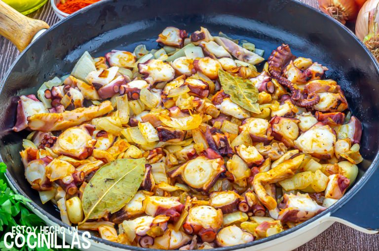 Receta de frito de pulpo con patatas y pimientos (frit de pop). Típico ...
